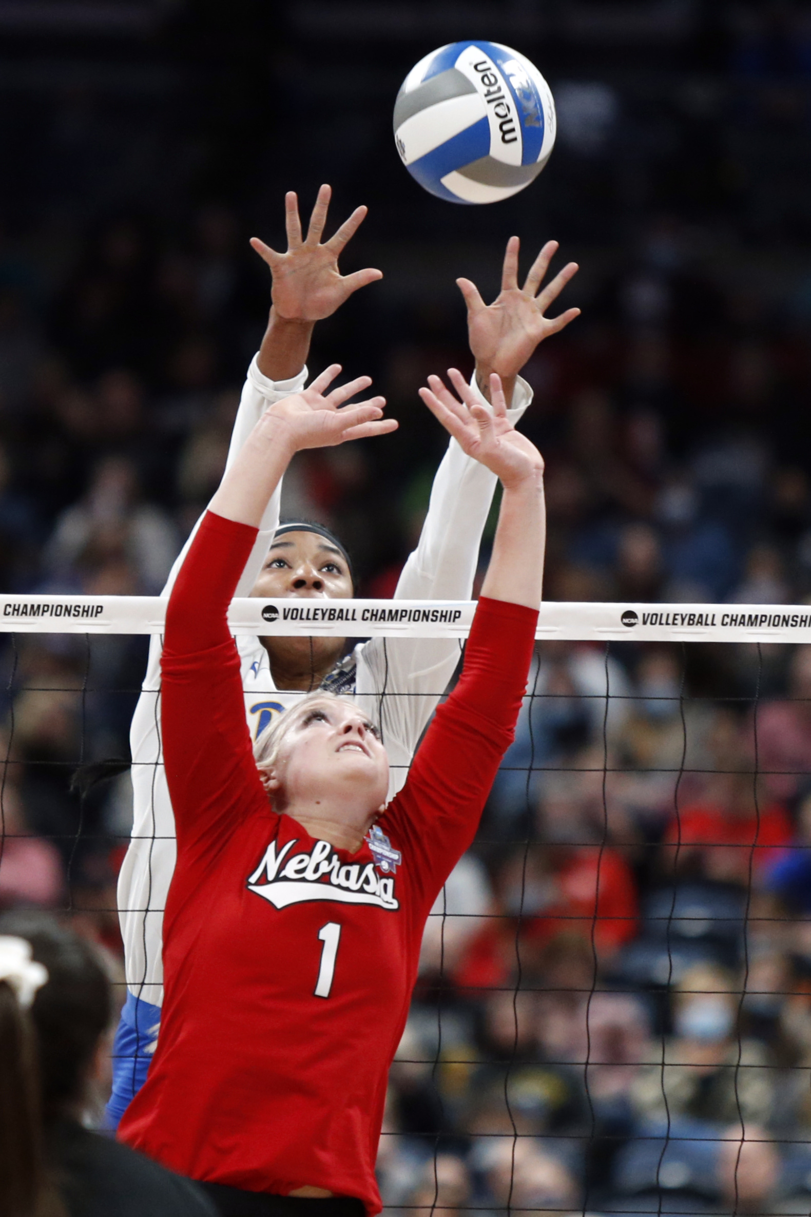 How The Setter Position In Volleyball Imitates The Best Leadership On ...