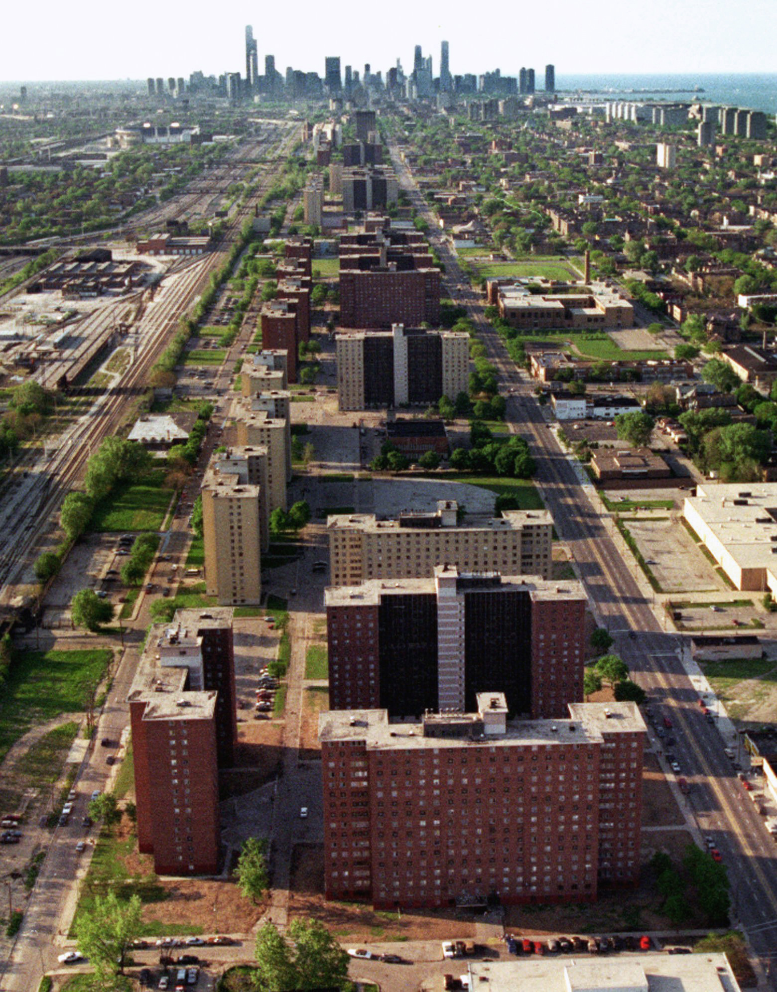 Chicago Claims Its 22-Year “Transformation” Plan Revitalized 25,000 ...